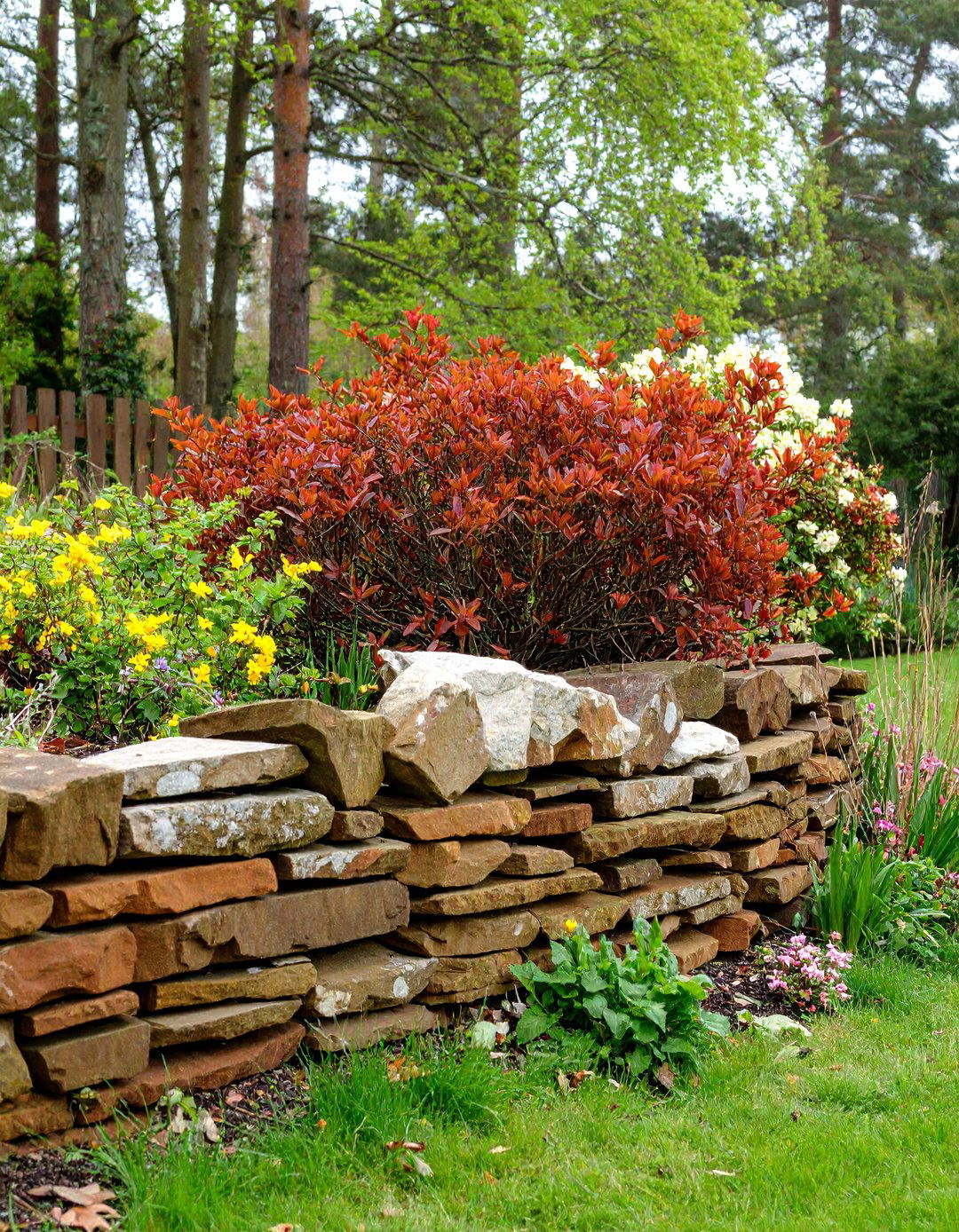 30 Creative Landscaping Edging Ideas for Your Garden - We Love Home Blog