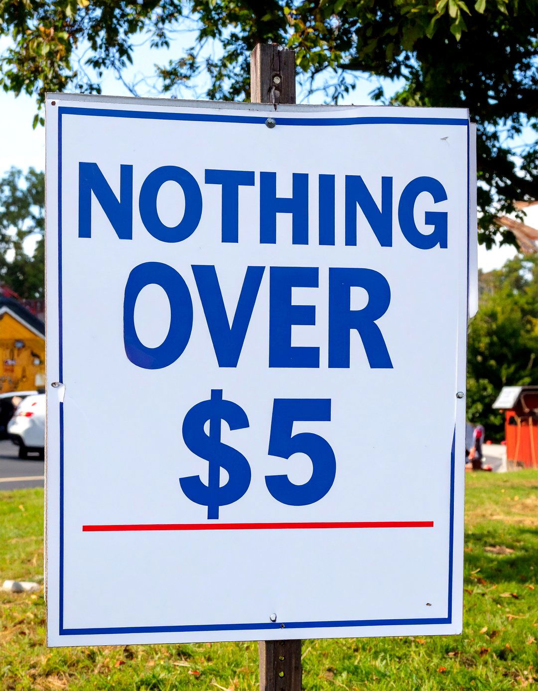 30 Clever Garage Sale Sign Ideas to Drive More Traffic - We Love Home Blog